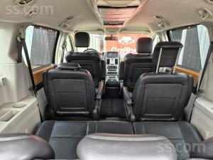 Melns Chrysler Grand Voyager 2008 Rīga, ar dzinēja tilpumu 2.80 L un nobraukumu 289 tūkst. km par 3200 €, foto 13 vietnē AUTOMOTO.COM.LV