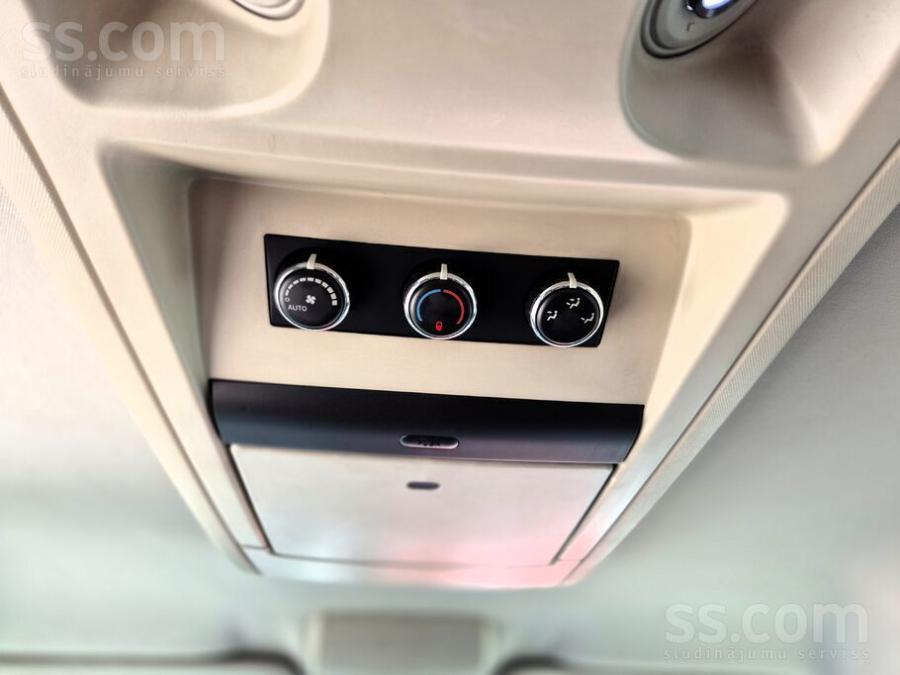 Melns Chrysler Grand Voyager 2008 Rīga, ar dzinēja tilpumu 2.80 L un nobraukumu 289 tūkst. km par 3200 €, foto 17 vietnē AUTOMOTO.COM.LV