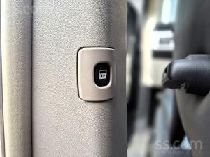 Melns Chrysler Grand Voyager 2008 Rīga, ar dzinēja tilpumu 2.80 L un nobraukumu 289 tūkst. km par 3200 €, foto 18 vietnē AUTOMOTO.COM.LV