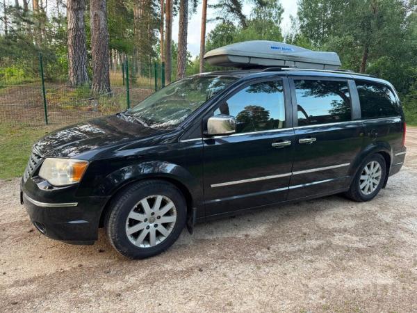 Black Chrysler Grand Voyager 2008 in Riga, with an engine capacity of 2.80 L and mileage of 0 thousand km for 1950 €, photo 3 on AUTOMOTO.COM.LV