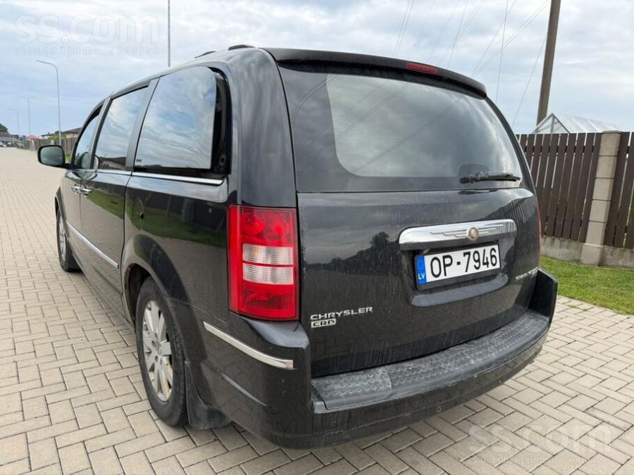 Black Chrysler Grand Voyager 2008 in Riga, with an engine capacity of 2.80 L and mileage of 0 thousand km for 1650 €, photo 5 on AUTOMOTO.COM.LV
