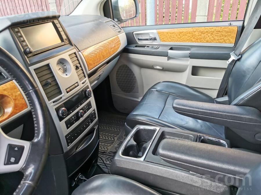 Melns Chrysler Grand Voyager 2008 Rīga, ar dzinēja tilpumu 3.80 L un nobraukumu 323 tūkst. km par 3900 €, foto 6 vietnē AUTOMOTO.COM.LV