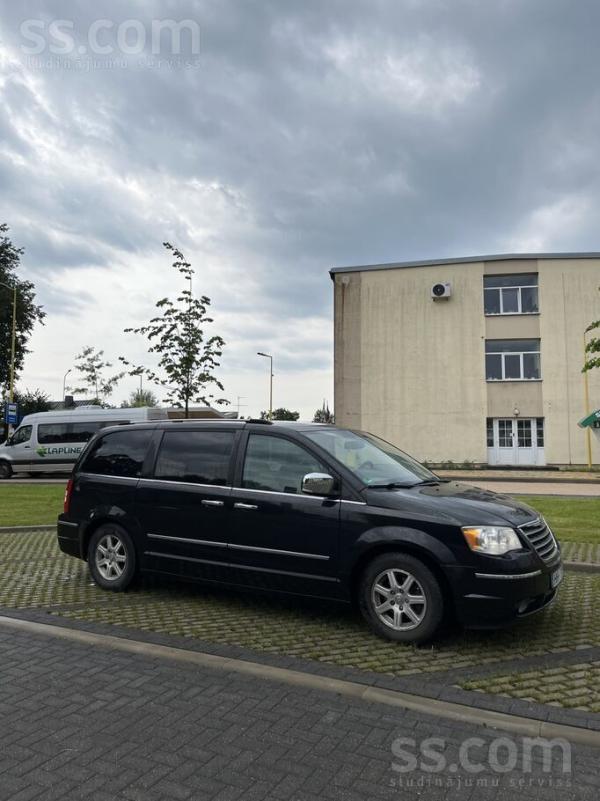 Melns Chrysler Grand Voyager 2008 Aizkraukle, ar dzinēja tilpumu 2.80 L un nobraukumu 252 tūkst. km par 4200 €, foto 5 vietnē AUTOMOTO.COM.LV