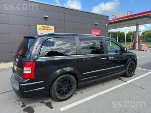 Black Chrysler Grand Voyager 2008 in Ogre, with an engine capacity of 2.80 L and mileage of 276 thousand km for 4500 €, photo 4 on AUTOMOTO.COM.LV