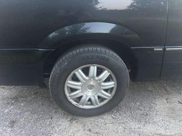 Black Chrysler Grand Voyager 2008 in Vilnius, with an engine capacity of 2.78 L and mileage of 269 thousand km for 1050 €, photo 5 on AUTOMOTO.COM.LV