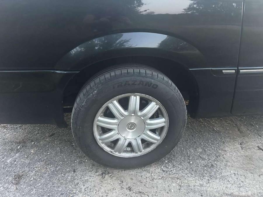 Black Chrysler Grand Voyager 2008 in Vilnius, with an engine capacity of 2.78 L and mileage of 269 thousand km for 1050 €, photo 6 on AUTOMOTO.COM.LV
