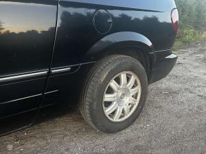 Black Chrysler Grand Voyager 2008 in Vilnius, with an engine capacity of 2.78 L and mileage of 269 thousand km for 1050 €, photo 9 on AUTOMOTO.COM.LV