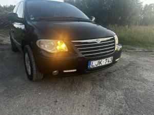 Black Chrysler Grand Voyager 2008 in Vilnius, with an engine capacity of 2.78 L and mileage of 269 thousand km for 1050 €, photo 11 on AUTOMOTO.COM.LV