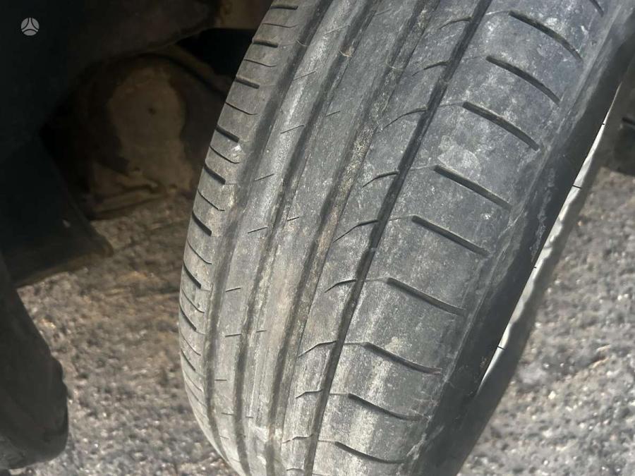 Black Chrysler Grand Voyager 2008 in Vilnius, with an engine capacity of 2.78 L and mileage of 269 thousand km for 1050 €, photo 12 on AUTOMOTO.COM.LV
