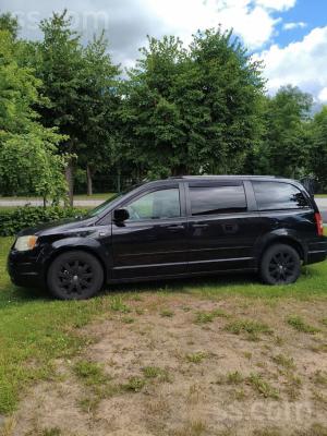 Melns Chrysler Grand Voyager 2008 Rēzekne, ar dzinēja tilpumu 3.00 L un nobraukumu 245 tūkst. km par 4000 €, foto  vietnē AUTOMOTO.COM.LV