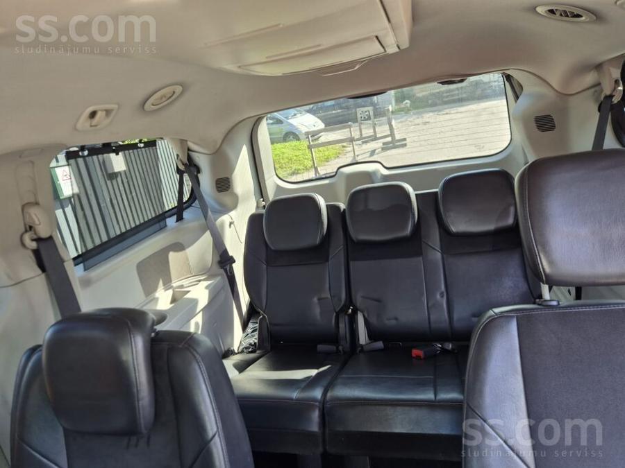 Black Chrysler Grand Voyager 2008 in Riga, with an engine capacity of 2.80 L and mileage of 277 thousand km for 5490 €, photo 12 on AUTOMOTO.COM.LV