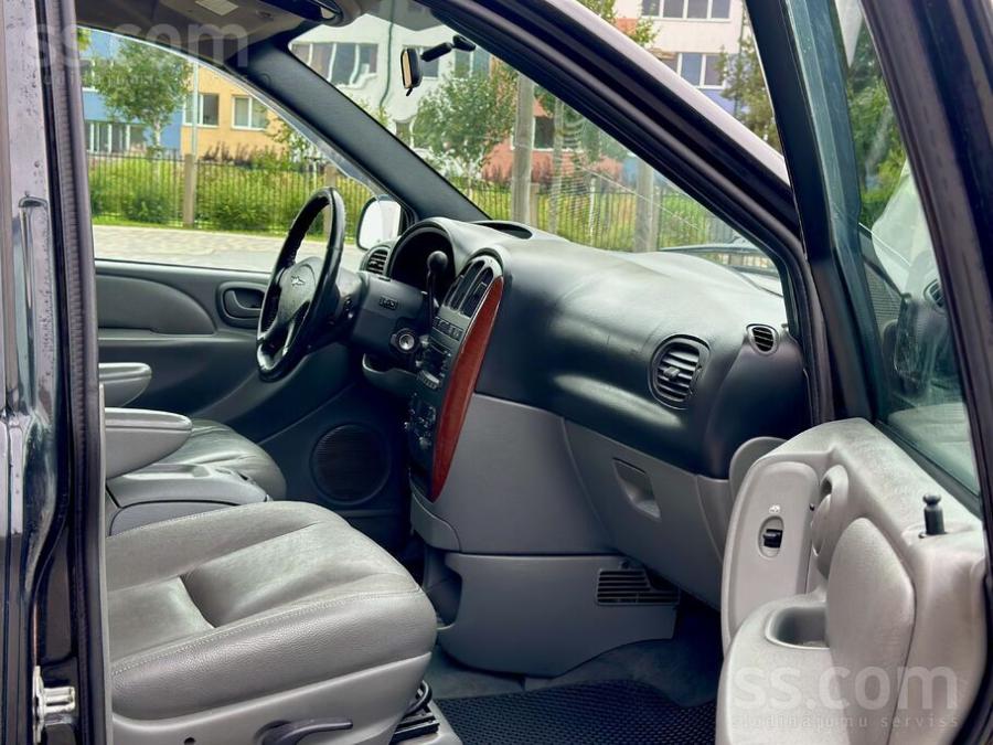 Melns Chrysler Grand Voyager 2008 Jelgava, ar dzinēja tilpumu 2.80 L un nobraukumu 300 tūkst. km par 1750 €, foto 6 vietnē AUTOMOTO.COM.LV