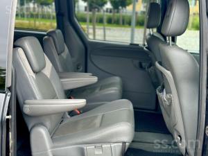 Melns Chrysler Grand Voyager 2008 Jelgava, ar dzinēja tilpumu 2.80 L un nobraukumu 300 tūkst. km par 1750 €, foto 7 vietnē AUTOMOTO.COM.LV