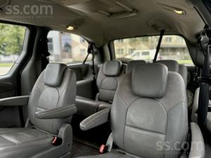 Melns Chrysler Grand Voyager 2008 Jelgava, ar dzinēja tilpumu 2.80 L un nobraukumu 300 tūkst. km par 1750 €, foto 10 vietnē AUTOMOTO.COM.LV