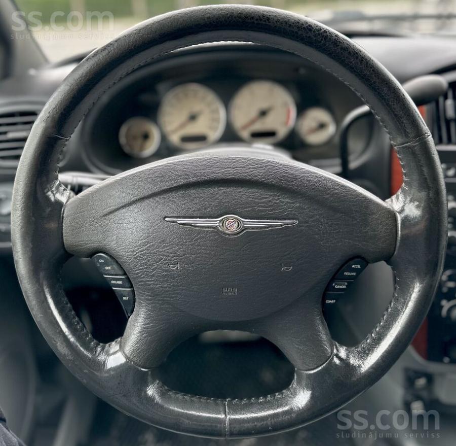 Melns Chrysler Grand Voyager 2008 Jelgava, ar dzinēja tilpumu 2.80 L un nobraukumu 300 tūkst. km par 1750 €, foto 14 vietnē AUTOMOTO.COM.LV