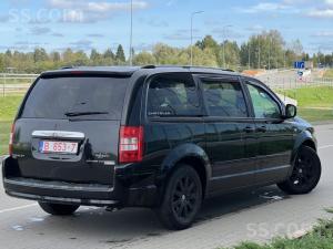 Melns Chrysler Grand Voyager 2008 Rēzekne, ar dzinēja tilpumu 2.80 L un nobraukumu 255 tūkst. km par 3490 €, foto 7 vietnē AUTOMOTO.COM.LV