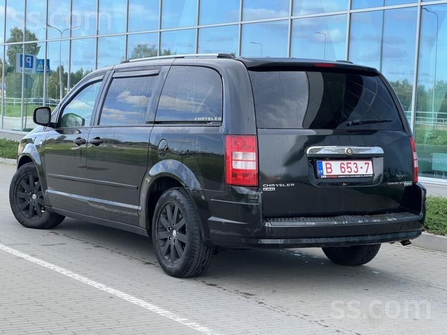 Melns Chrysler Grand Voyager 2008 Rēzekne, ar dzinēja tilpumu 2.80 L un nobraukumu 255 tūkst. km par 3490 €, foto 8 vietnē AUTOMOTO.COM.LV