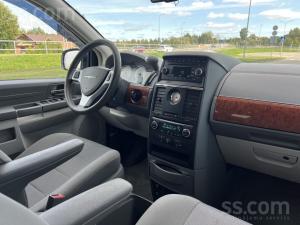 Melns Chrysler Grand Voyager 2008 Rēzekne, ar dzinēja tilpumu 2.80 L un nobraukumu 255 tūkst. km par 3490 €, foto 11 vietnē AUTOMOTO.COM.LV