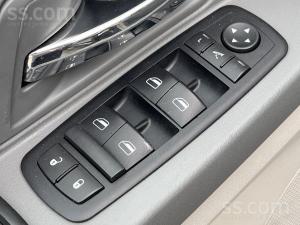 Melns Chrysler Grand Voyager 2008 Rēzekne, ar dzinēja tilpumu 2.80 L un nobraukumu 255 tūkst. km par 3490 €, foto 24 vietnē AUTOMOTO.COM.LV