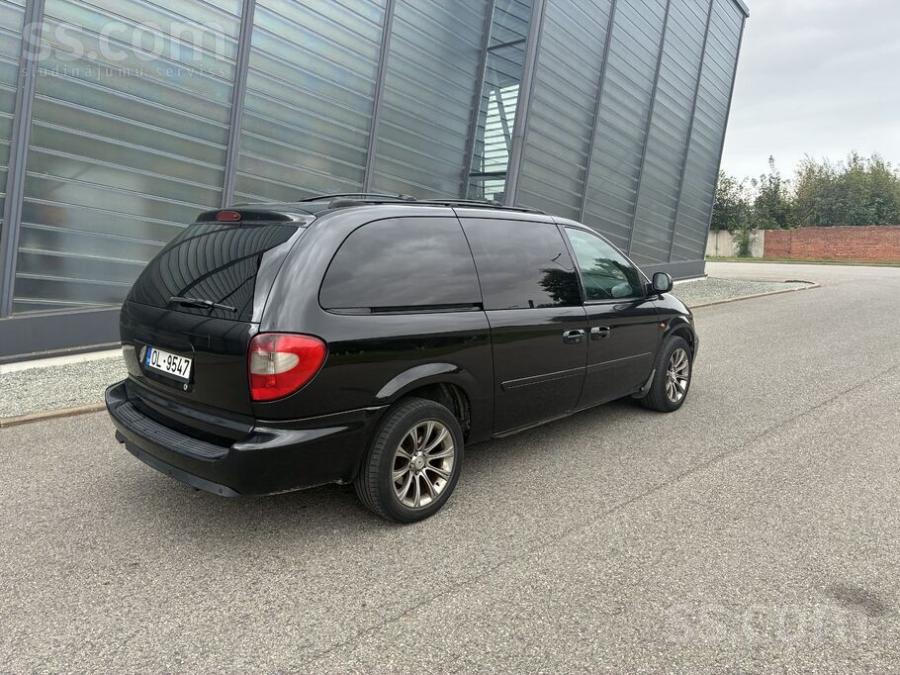 Melns Chrysler Grand Voyager 2008 Liepāja, ar dzinēja tilpumu 2.80 L un nobraukumu 0 tūkst. km par 2690 €, foto 5 vietnē AUTOMOTO.COM.LV