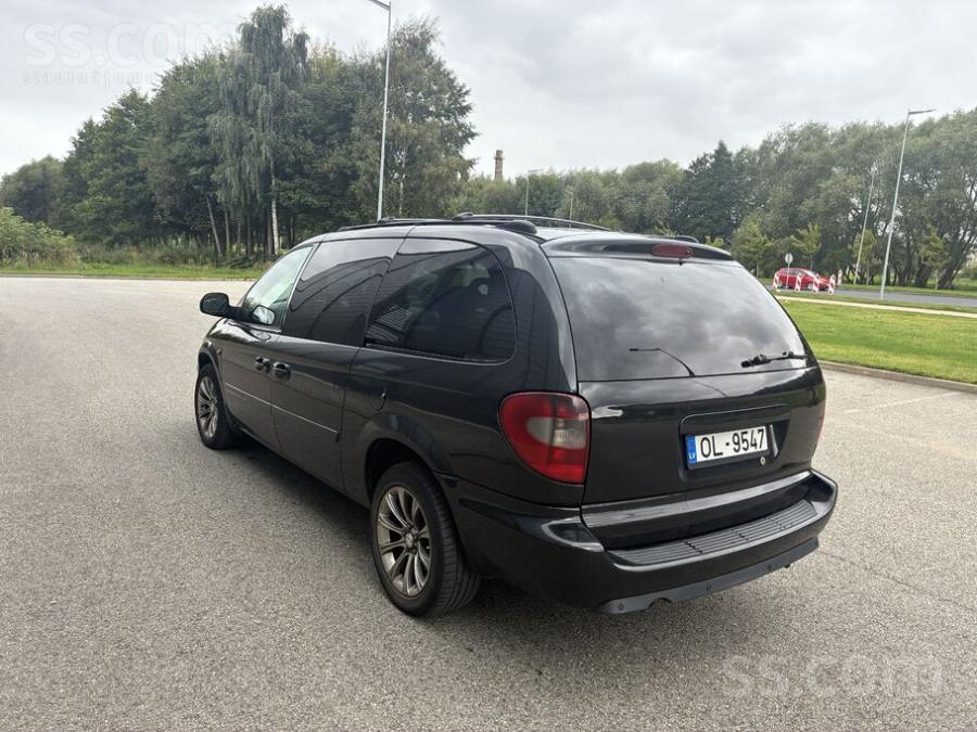 Melns Chrysler Grand Voyager 2008 Liepāja, ar dzinēja tilpumu 2.80 L un nobraukumu 0 tūkst. km par 2690 €, foto 7 vietnē AUTOMOTO.COM.LV