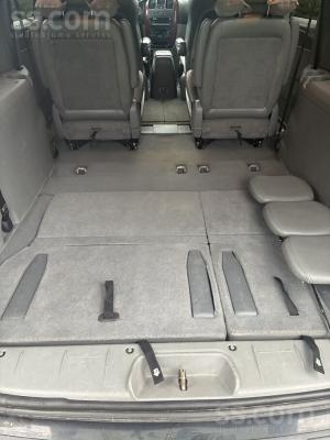 Melns Chrysler Grand Voyager 2008 Liepāja, ar dzinēja tilpumu 2.80 L un nobraukumu 0 tūkst. km par 2690 €, foto 10 vietnē AUTOMOTO.COM.LV