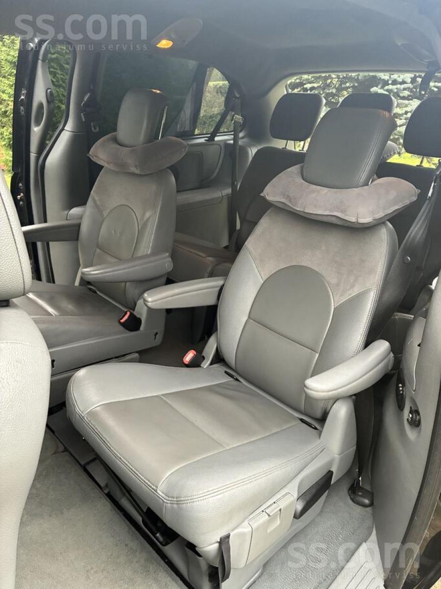 Melns Chrysler Grand Voyager 2008 Liepāja, ar dzinēja tilpumu 2.80 L un nobraukumu 0 tūkst. km par 2690 €, foto 12 vietnē AUTOMOTO.COM.LV