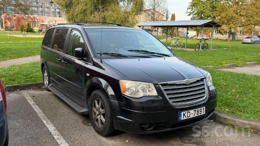 Black Chrysler Grand Voyager 2008 in Riga, with an engine capacity of 3.30 L and mileage of 189 thousand km for 2300 €, photo 1 on AUTOMOTO.COM.LV
