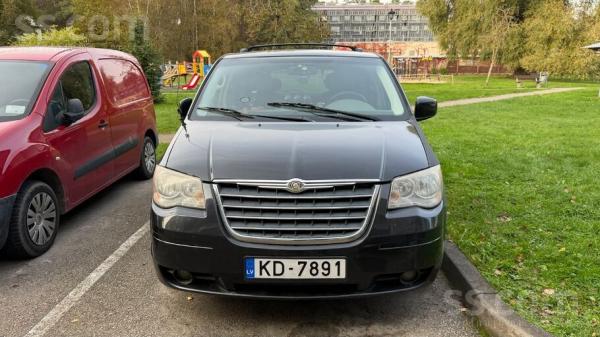 Black Chrysler Grand Voyager 2008 in Riga, with an engine capacity of 3.30 L and mileage of 189 thousand km for 2300 €, photo 3 on AUTOMOTO.COM.LV