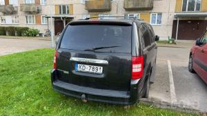Black Chrysler Grand Voyager 2008 in Riga, with an engine capacity of 3.30 L and mileage of 189 thousand km for 2300 €, photo 5 on AUTOMOTO.COM.LV