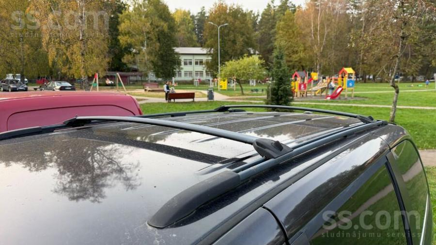 Black Chrysler Grand Voyager 2008 in Riga, with an engine capacity of 3.30 L and mileage of 189 thousand km for 2300 €, photo 17 on AUTOMOTO.COM.LV