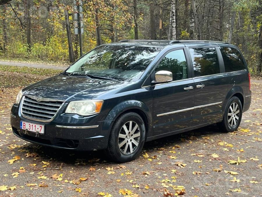 Black Chrysler Grand Voyager 2008 in Riga, with an engine capacity of 2.80 L and mileage of 0 thousand km for 3799 €, photo 1 on AUTOMOTO.COM.LV