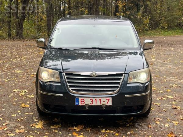 Крайслер Гранд Вояджер 2008 в Рига на AUTOMOTO.COM.LV Черный Крайслер Гранд Вояджер 2008 в Рига, объемом двигателя 2.80 л и пробегом 0 тыс. км за 3799 €, фото 9 на AUTOMOTO.COM.LV