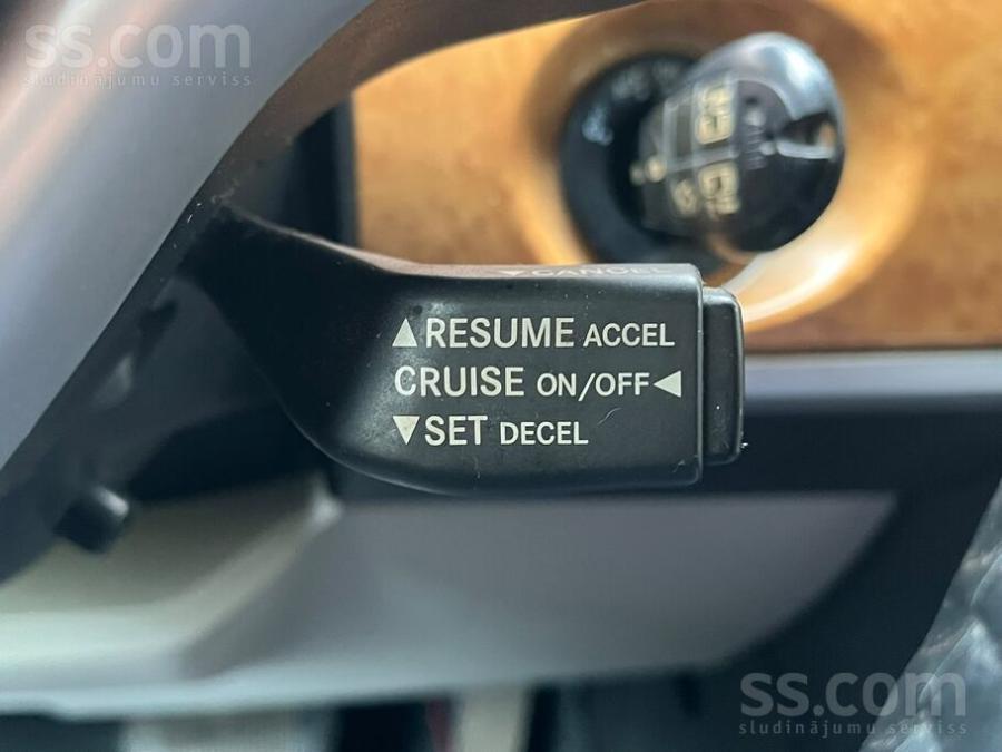 Black Chrysler Grand Voyager 2008 in Riga, with an engine capacity of 2.80 L and mileage of 0 thousand km for 3799 €, photo 13 on AUTOMOTO.COM.LV