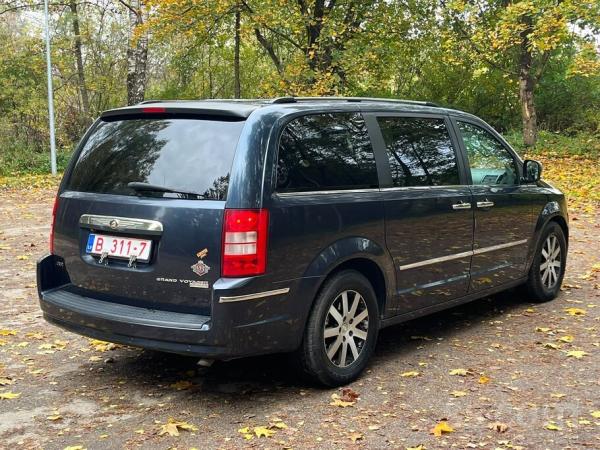 Melns Chrysler Grand Voyager 2008 Rīga, ar dzinēja tilpumu 2.80 L un nobraukumu 0 tūkst. km par 3799 €, foto 6 vietnē AUTOMOTO.COM.LV