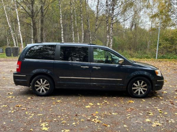 Melns Chrysler Grand Voyager 2008 Rīga, ar dzinēja tilpumu 2.80 L un nobraukumu 0 tūkst. km par 3799 €, foto 7 vietnē AUTOMOTO.COM.LV