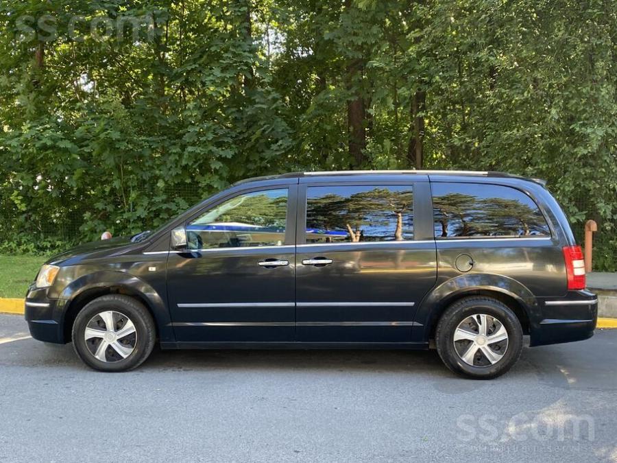 Melns Chrysler Grand Voyager 2009 Rīga, ar dzinēja tilpumu 2.80 L un nobraukumu 0 tūkst. km par 4599 €, foto 2 vietnē AUTOMOTO.COM.LV