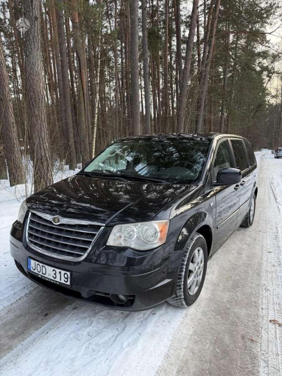 Melns Chrysler Grand Voyager 2009 Viļņa, ar dzinēja tilpumu 2.78 L un nobraukumu 417 tūkst. km par 2250 €, foto 1 vietnē AUTOMOTO.COM.LV