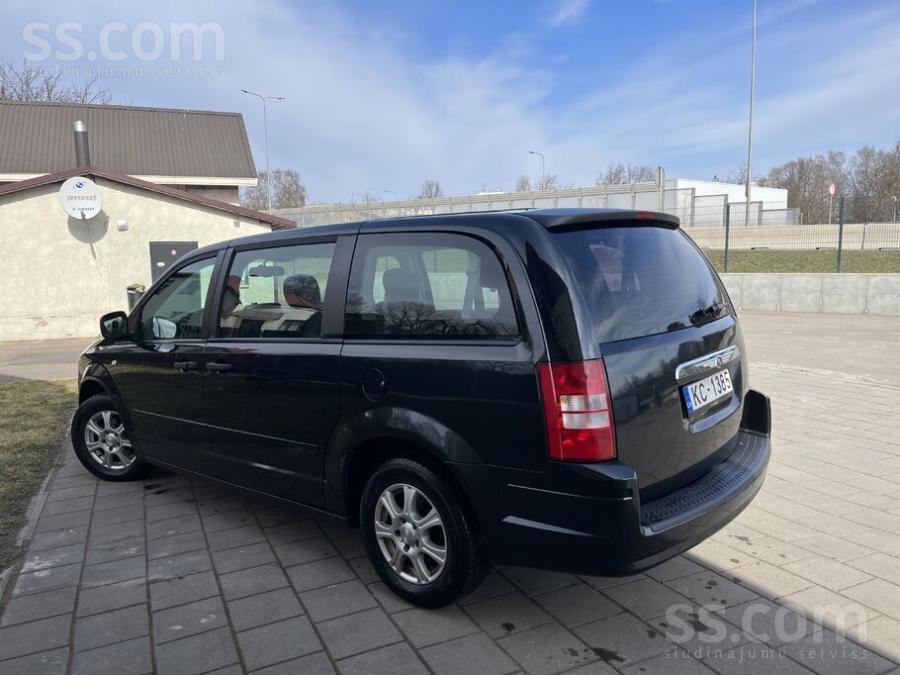 Melns Chrysler Grand Voyager 2009 Rīga, ar dzinēja tilpumu 2.80 L un nobraukumu 0 tūkst. km par 3990 €, foto 5 vietnē AUTOMOTO.COM.LV