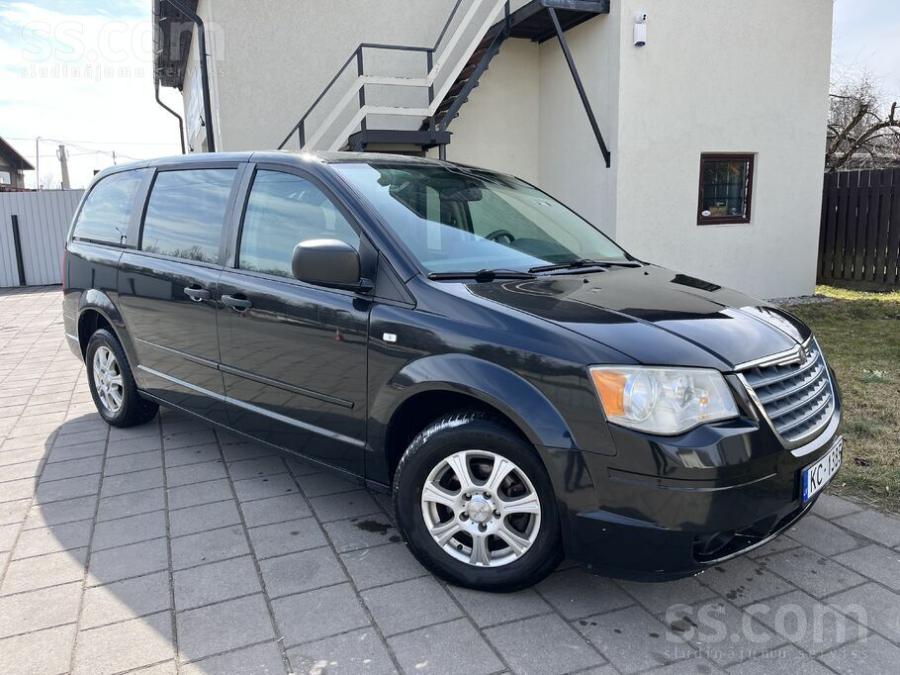 Melns Chrysler Grand Voyager 2009 Rīga, ar dzinēja tilpumu 2.80 L un nobraukumu 0 tūkst. km par 2990 €, foto 3 vietnē AUTOMOTO.COM.LV
