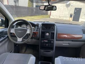 Melns Chrysler Grand Voyager 2009 Rīga, ar dzinēja tilpumu 2.80 L un nobraukumu 0 tūkst. km par 2990 €, foto 8 vietnē AUTOMOTO.COM.LV