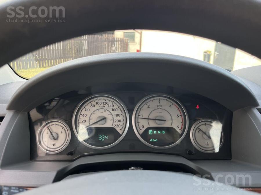 Melns Chrysler Grand Voyager 2009 Rīga, ar dzinēja tilpumu 2.80 L un nobraukumu 0 tūkst. km par 2990 €, foto 13 vietnē AUTOMOTO.COM.LV