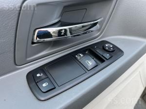 Melns Chrysler Grand Voyager 2009 Rīga, ar dzinēja tilpumu 2.80 L un nobraukumu 0 tūkst. km par 2990 €, foto 14 vietnē AUTOMOTO.COM.LV