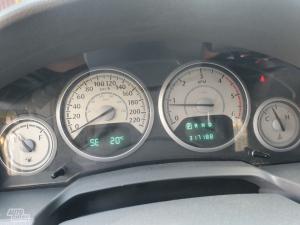Black Chrysler Grand Voyager 2009 in Vilnius, with an engine capacity of 2.80 L and mileage of 315 thousand km for 1499 €, photo 8 on AUTOMOTO.COM.LV
