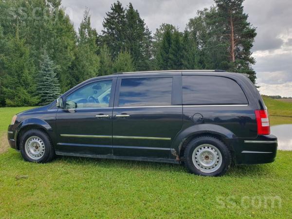 Melns Chrysler Grand Voyager 2009 Saldus, ar dzinēja tilpumu 2.80 L un nobraukumu 297 tūkst. km par 1650 €, foto 3 vietnē AUTOMOTO.COM.LV