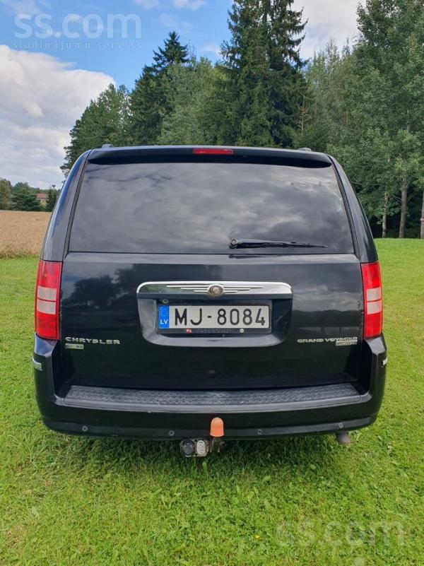Melns Chrysler Grand Voyager 2009 Saldus, ar dzinēja tilpumu 2.80 L un nobraukumu 297 tūkst. km par 1650 €, foto 5 vietnē AUTOMOTO.COM.LV