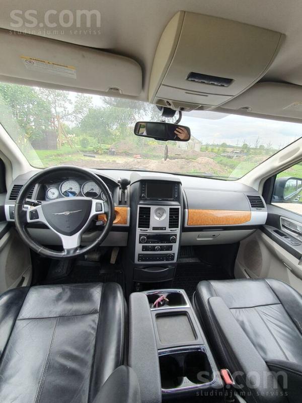 Melns Chrysler Grand Voyager 2009 Saldus, ar dzinēja tilpumu 2.80 L un nobraukumu 297 tūkst. km par 1650 €, foto 7 vietnē AUTOMOTO.COM.LV