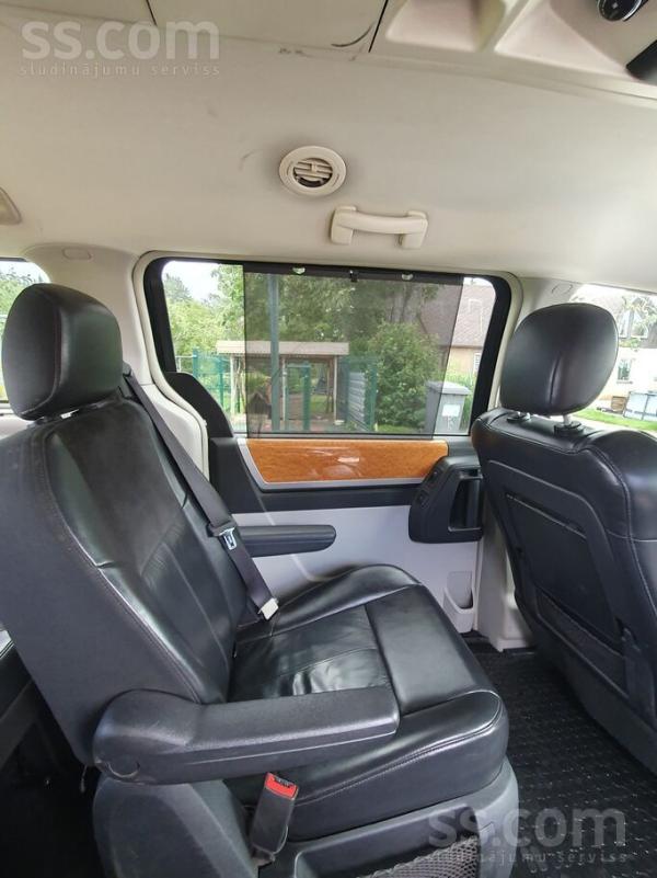 Melns Chrysler Grand Voyager 2009 Saldus, ar dzinēja tilpumu 2.80 L un nobraukumu 297 tūkst. km par 1650 €, foto 10 vietnē AUTOMOTO.COM.LV