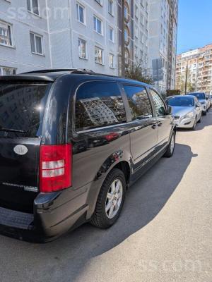 Melns Chrysler Grand Voyager 2010 Rīga, ar dzinēja tilpumu 2.80 L un nobraukumu 0 tūkst. km par 4500 €, foto 4 vietnē AUTOMOTO.COM.LV