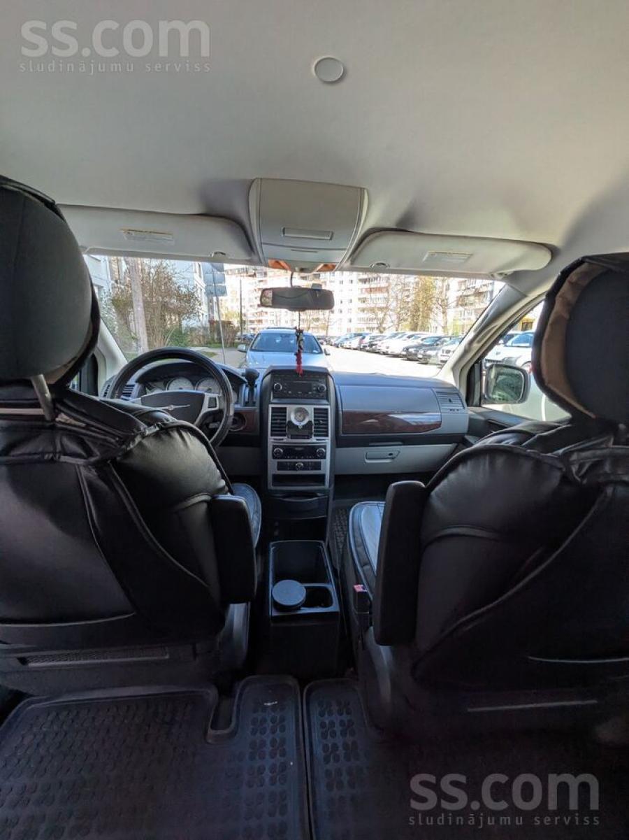 Melns Chrysler Grand Voyager 2010 Rīga, ar dzinēja tilpumu 2.80 L un nobraukumu 0 tūkst. km par 4500 €, foto 6 vietnē AUTOMOTO.COM.LV
